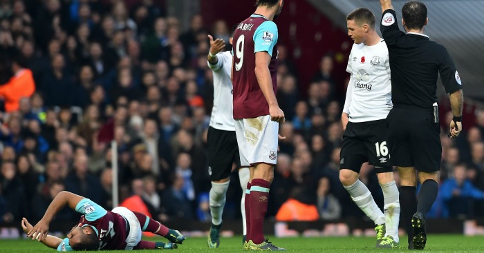 Payet posts tackle video and reveals he is 'recovering' | TEAMtalk