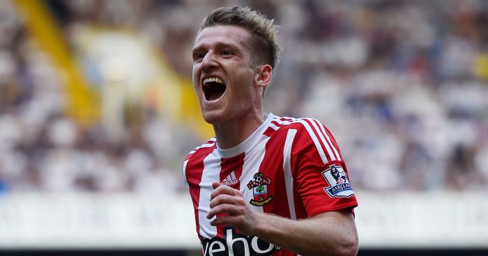 Davis signs long-term contract to stay at Southampton