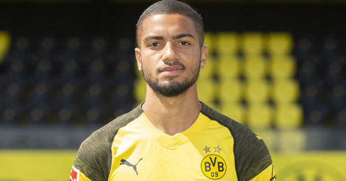Celtic complete the signing of Borussia Dortmund defender