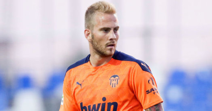 Man Utd to raid Valencia as £92m Racic is told to leave for discounted fee