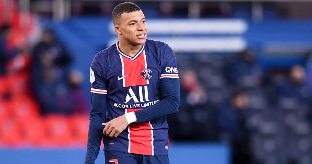 Liverpool blown out of water as major attacking target receives huge offer