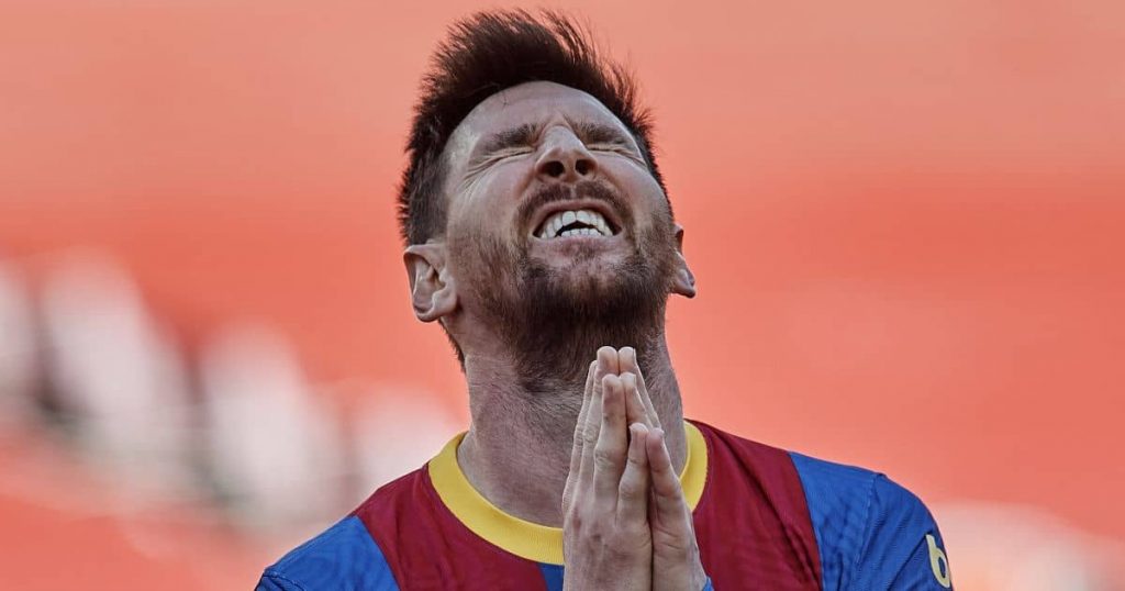 Messi left in 'complete shock' after Barcelona slam door in his face