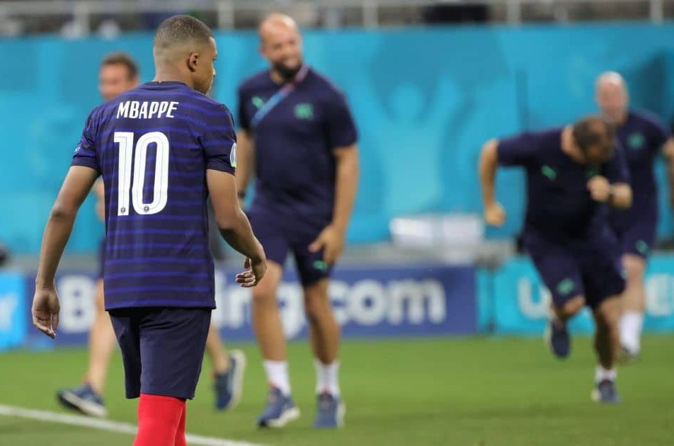 Liverpool get foot up in race for Kylian Mbappe, as striker's stance ...