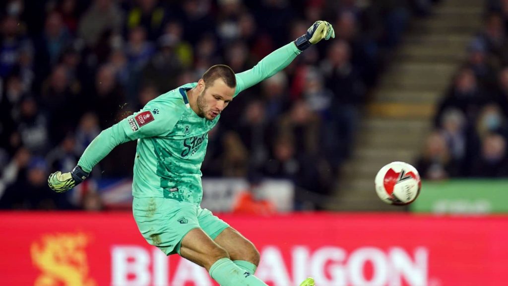 Daniel Bachmann admits Man Utd contact as first move made for Dean ...