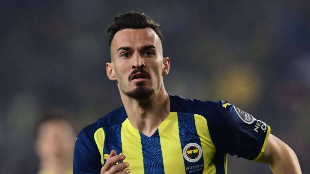 Leeds United submit bargain bid for another former Jesse Marsch pupil ...