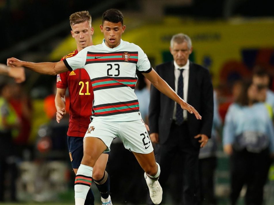 Matheus Nunes: Wolves announce club-record transfer with ringing ...