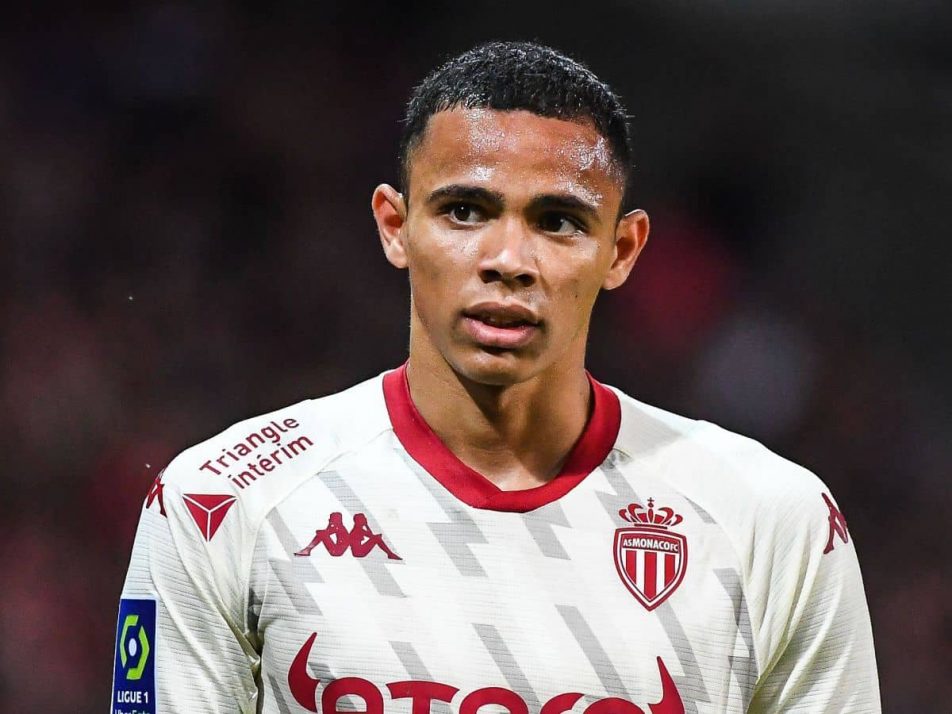Barcelona trying to convince top Man Utd target to hold back on Nou ...