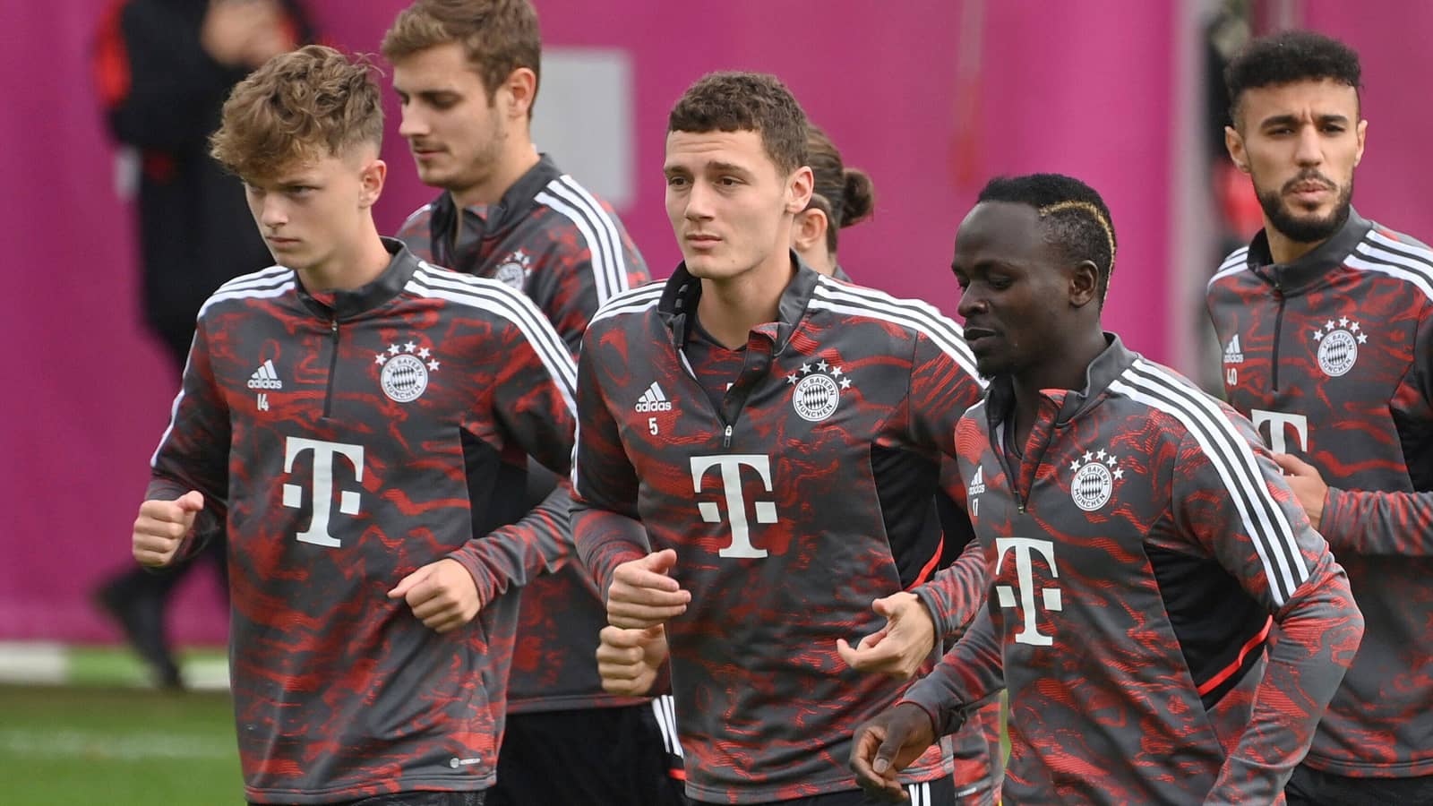Bayern Munich frustrations could benefit Chelsea, Man Utd as star may ...
