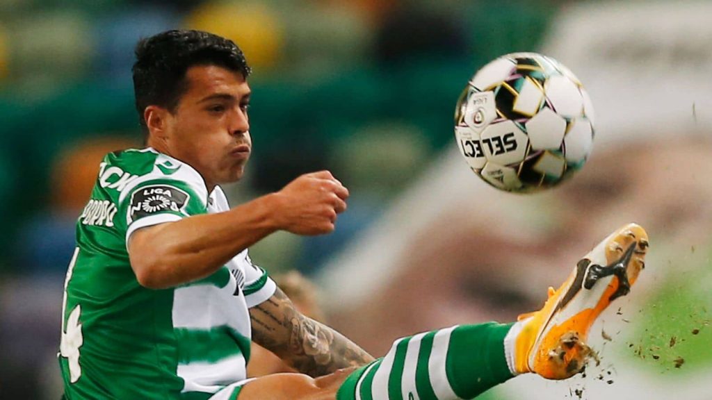 Tottenham edge closer to brilliant new right-back signing as ...