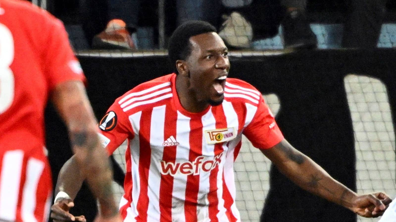 Everton hold genuine chance of snaring prolific forward over Prem rival ...