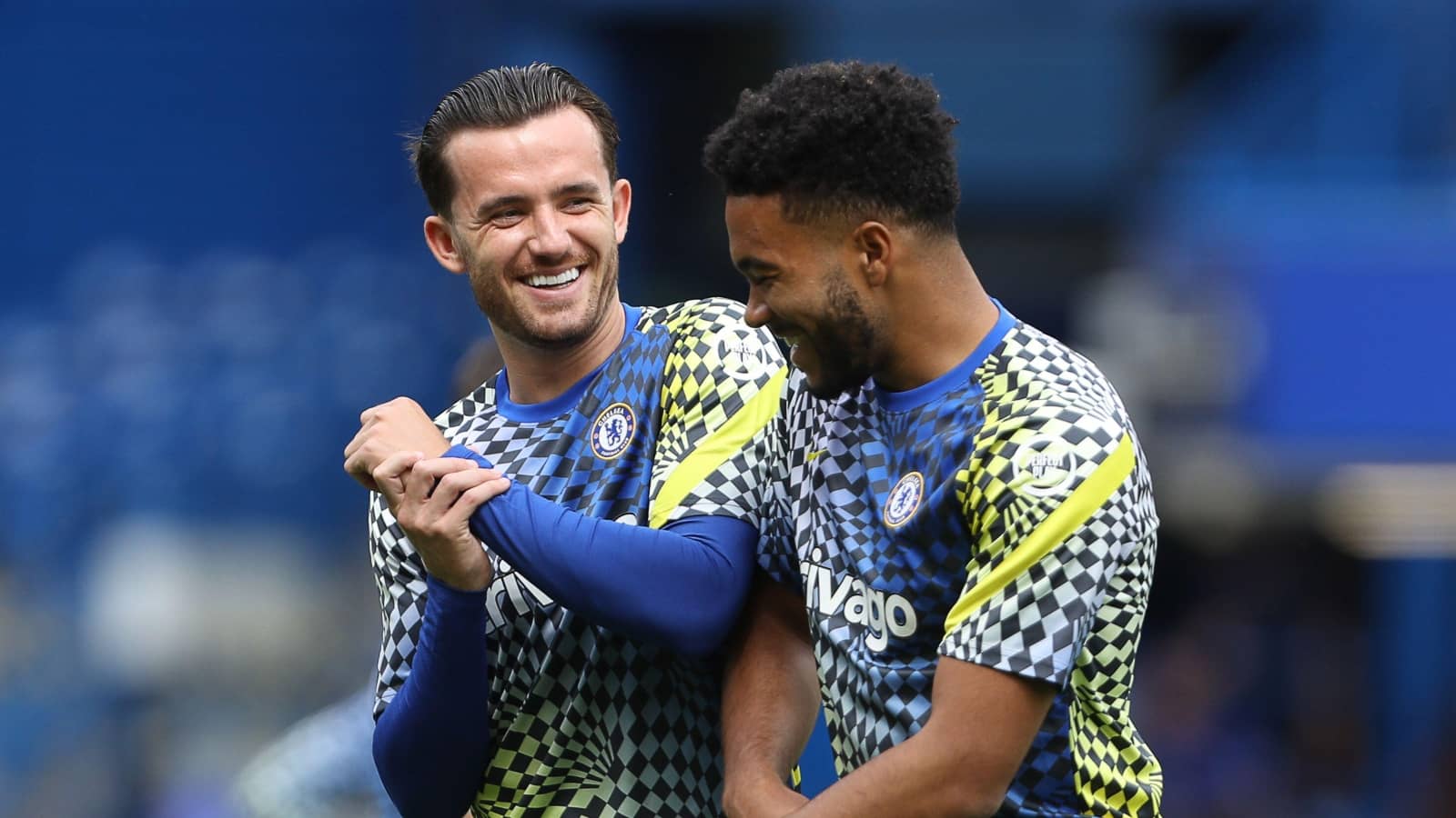 Loved-up Chelsea star Ben Chilwell kisses stunning Aussie model ...