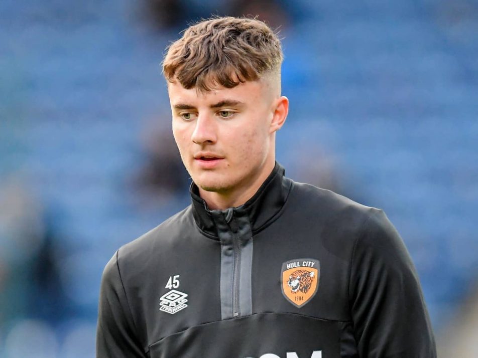 Sources: Leeds Utd battling Leicester, Crystal Palace for centre-back ...