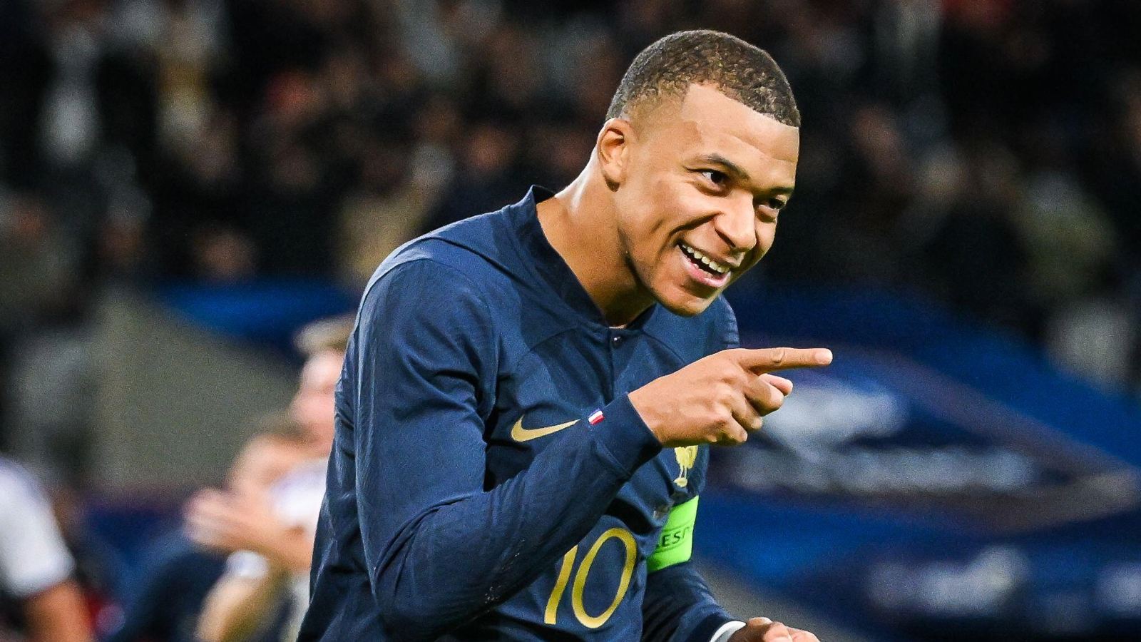 Liverpool and Chelsea prepare huge contract offers for Kylian Mbappe ...