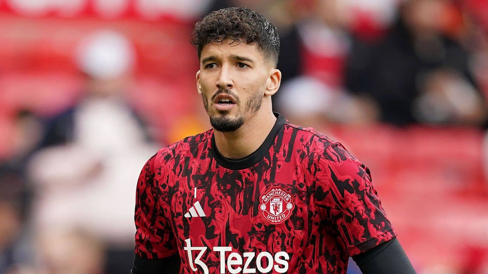 Man Utd transfers: Recent signing eyes bombshell move away after ...