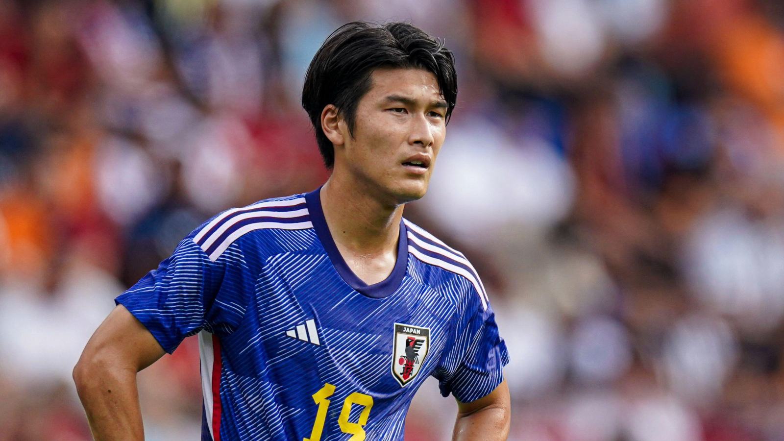 Leeds in 'advanced talks' to sign perfect Ayling replacement; Luton could make late hijack attempt