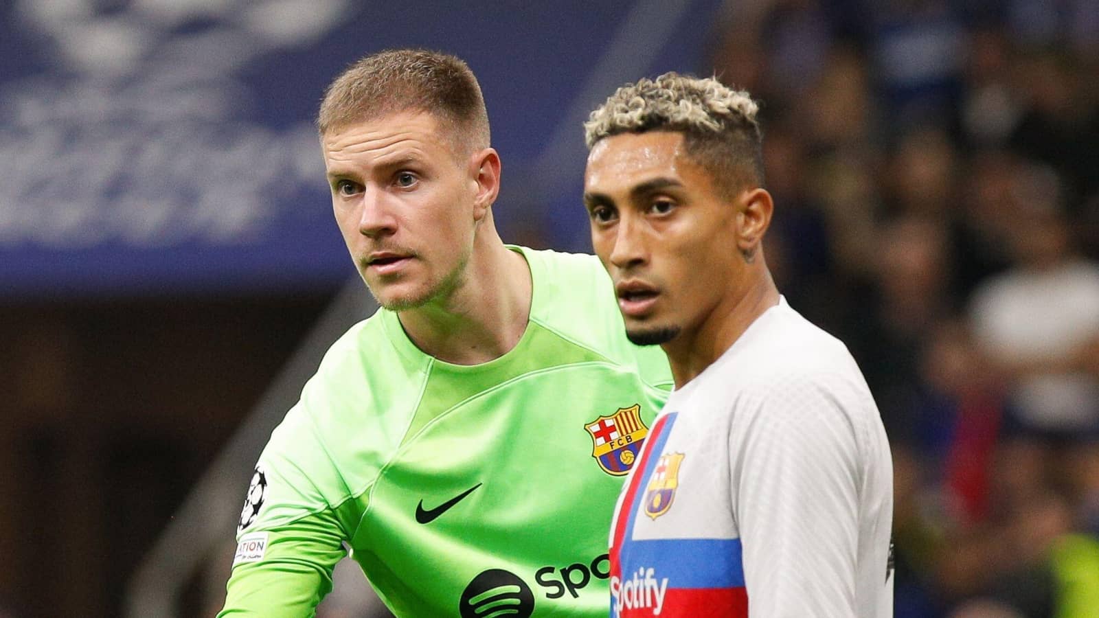 Barcelona: Elite star receives approach from Man Utd as two other suitors named